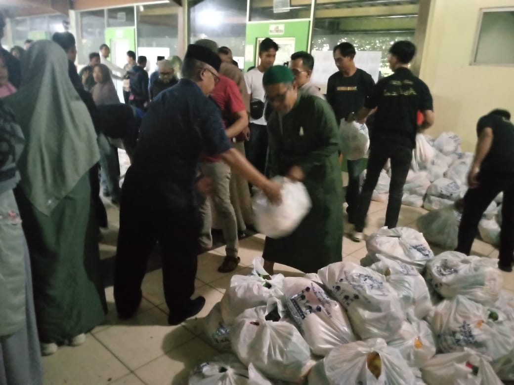 PILARNEWS – Yayasan Pendidikan Borcess Ashokal Hajar Bagikan 1.200 ...